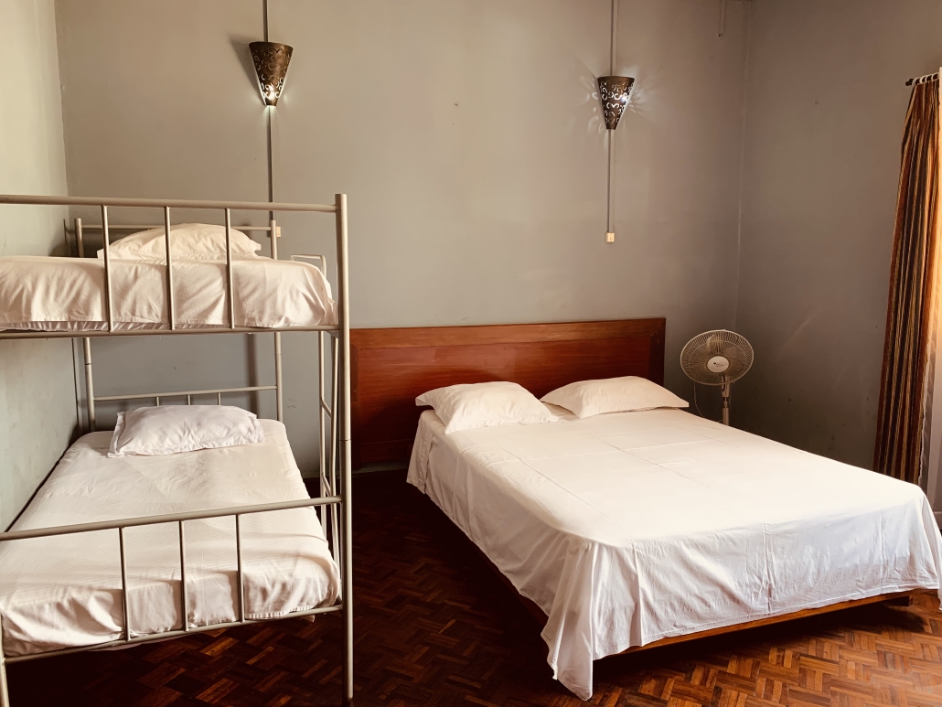 Chambres triples - Hôtel Saint Pierre - Antananarivo - Tananarive ...